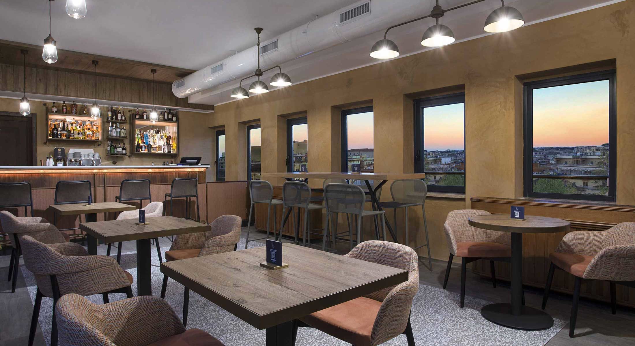 Mùn: Cocktail Bar with a view | DoubleTree by Hilton Rome Monti